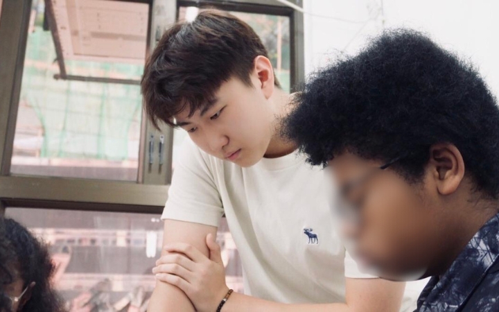 Helping Refugees in Hong Kong Break the Language Barrier: Seungjae Lee